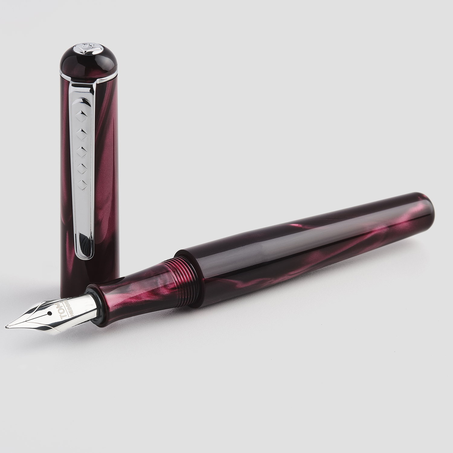 Tom Hessin Charles Collection Castle Claret Fountain pen - Vulpen / Fountain pen | Appelboom.com